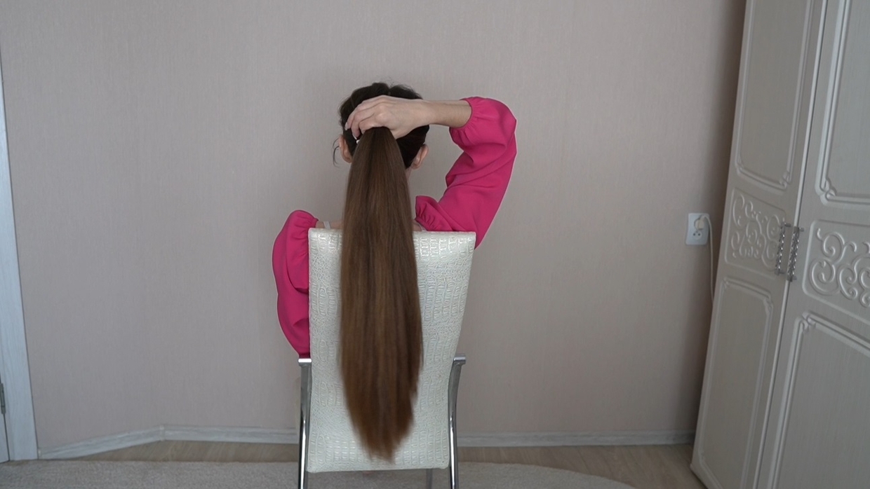 Oksana Chair Play - Fan of Hair
