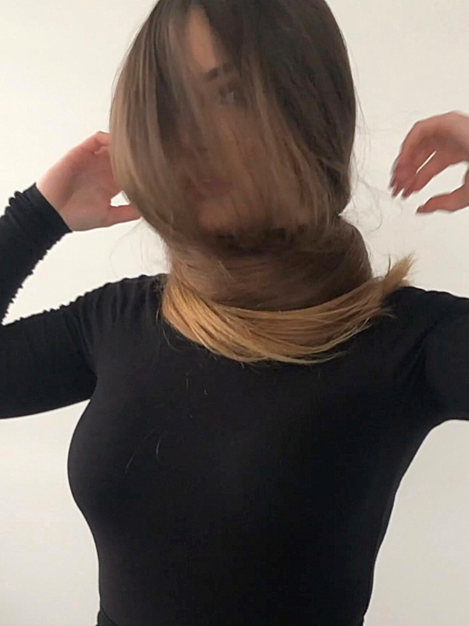 VIDEO - Natalia's hair play and covering - RealRapunzels
