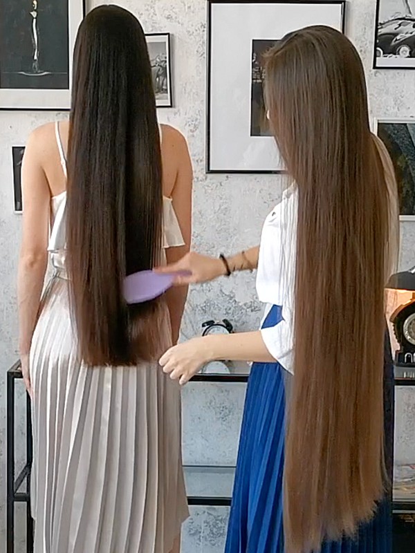 VIDEO - Beyond floor length ultimate hair play - RealRapunzels