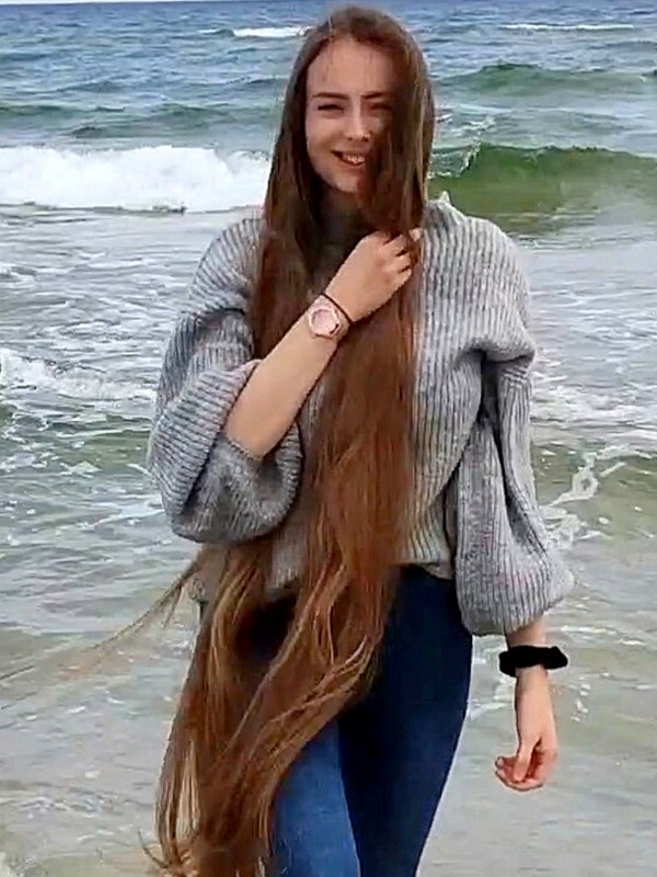 PHOTO SET - An extreme hair lady in her lap photoshoot - RealRapunzels