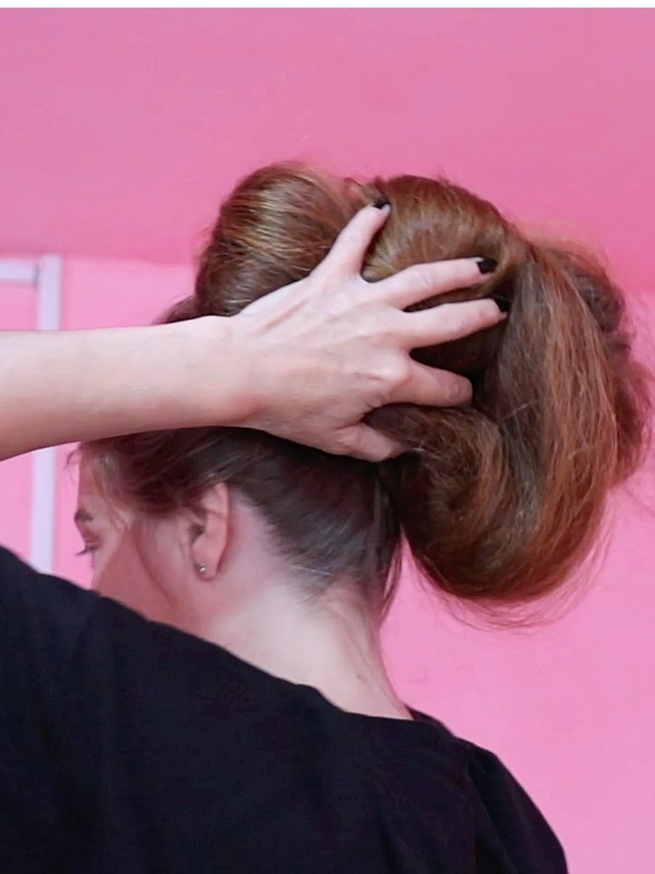 VIDEO - Heavy-duty hair above the camera - RealRapunzels