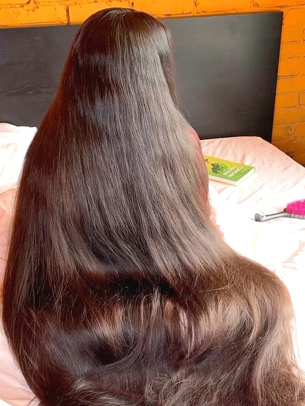 VIDEO - Long hair play routine - RealRapunzels