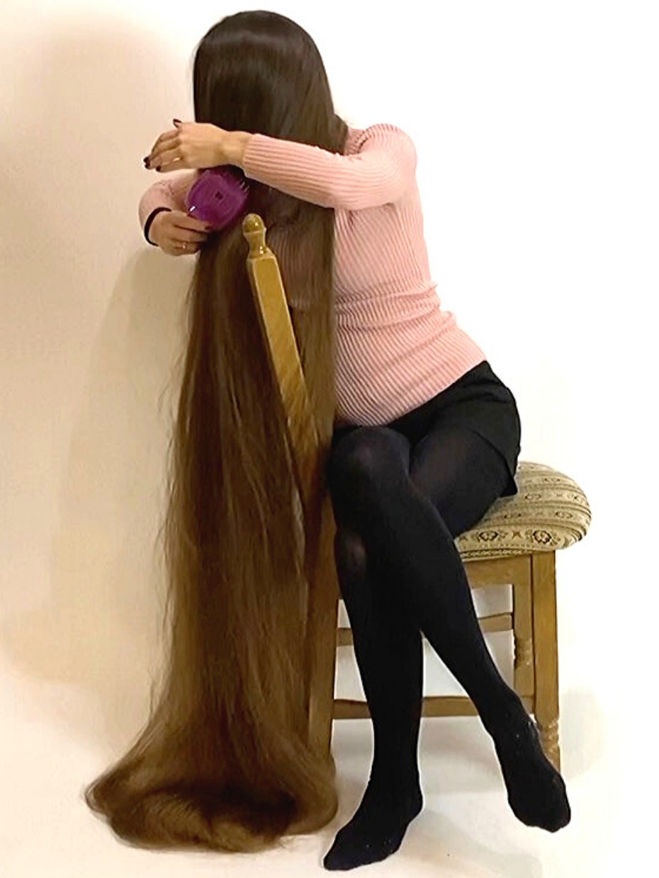VIDEO - Alena, the perfect Rapunzel - RealRapunzels