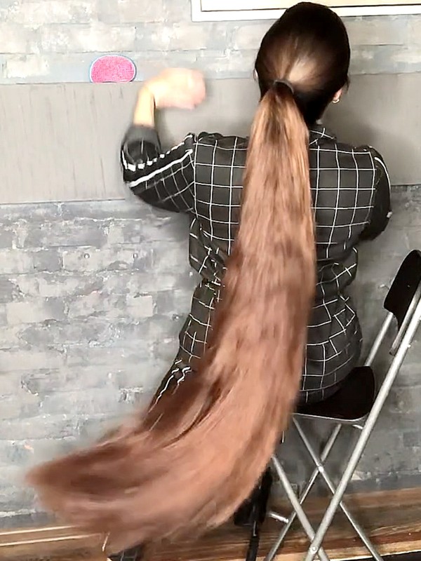 VIDEO - Irina's ponytail - RealRapunzels