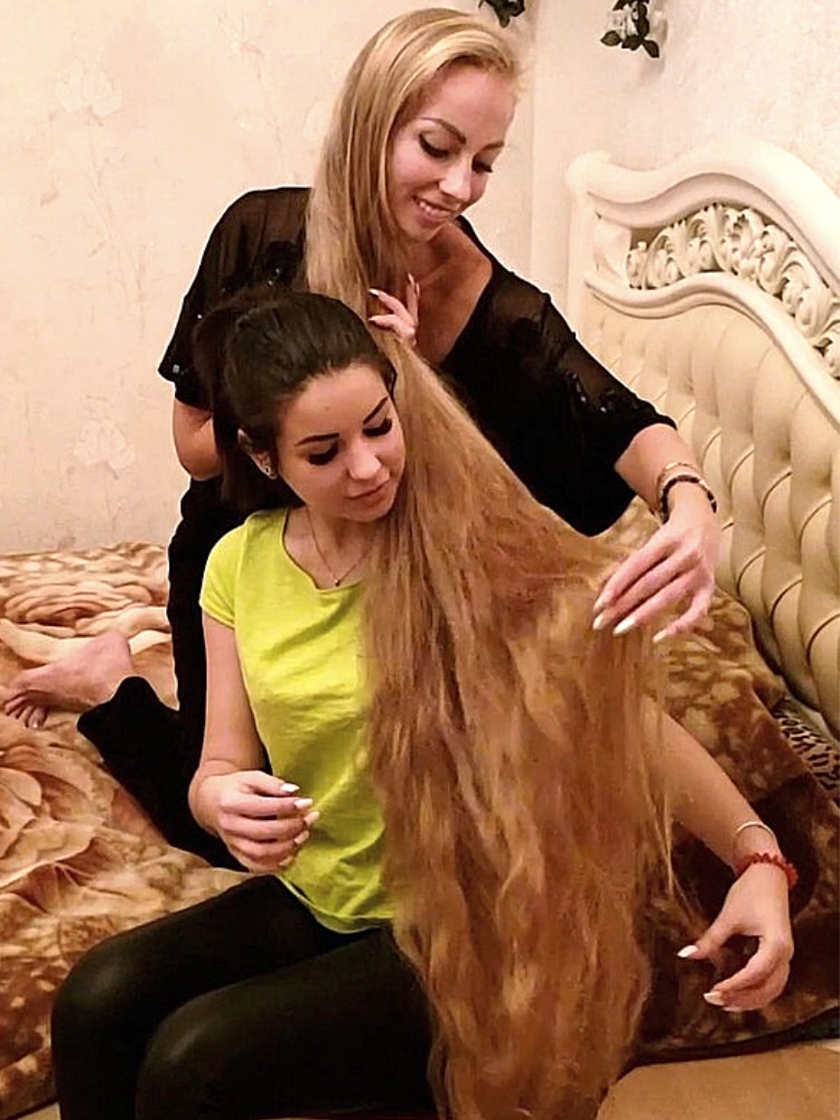 VIDEO - Blonde Rapunzel's friend - RealRapunzels