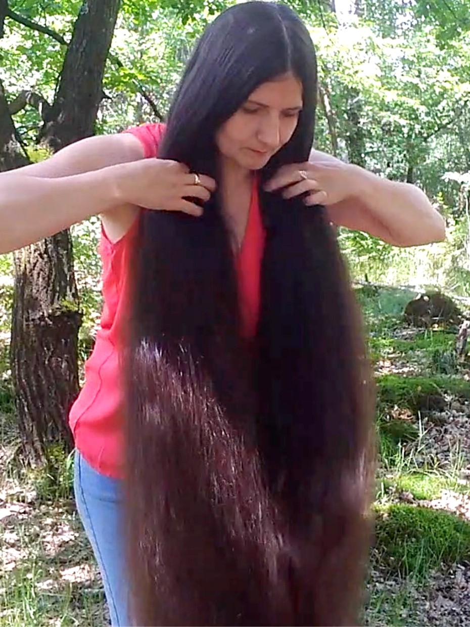 VIDEO - Rapunzel in the forest - RealRapunzels