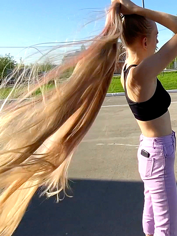 VIDEO - Super heavy, ultra long hair - RealRapunzels