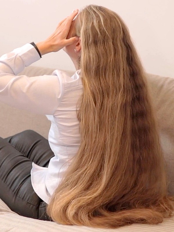 VIDEO - CEO of long hair - RealRapunzels