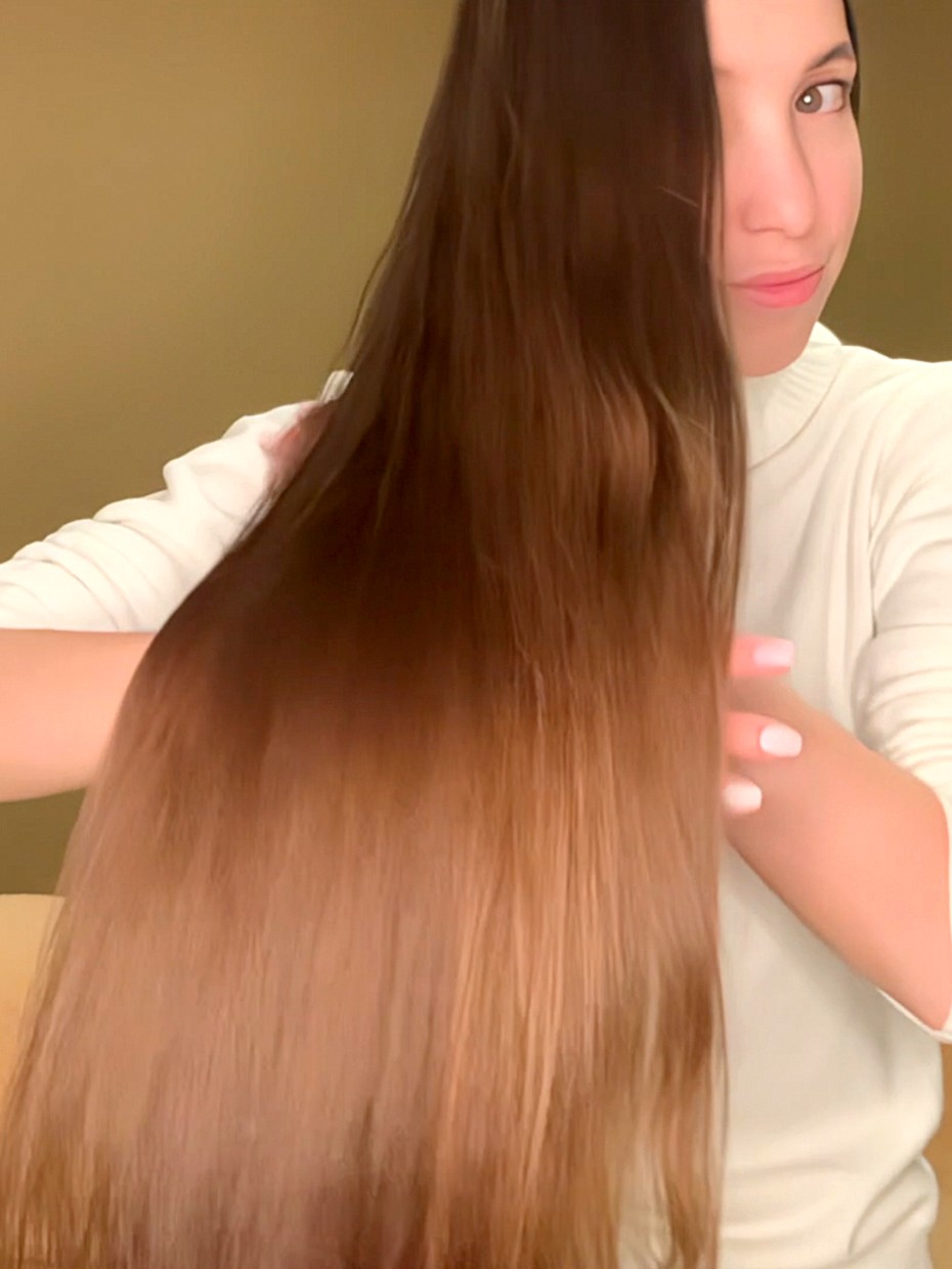 VIDEO - Beautiful and creative long hair play and disp - RealRapunzels