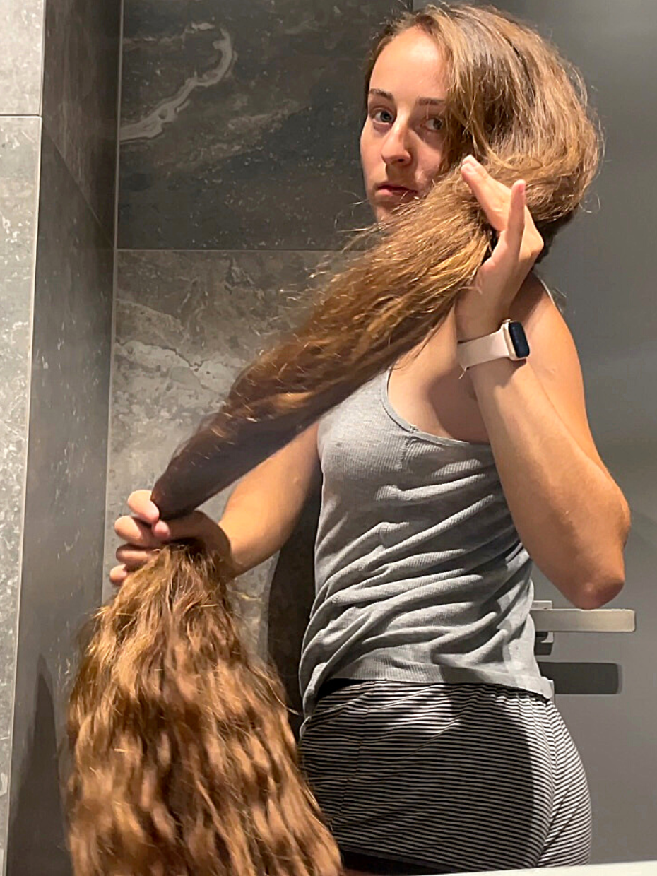 VIDEO - Heavy duty bun show - RealRapunzels