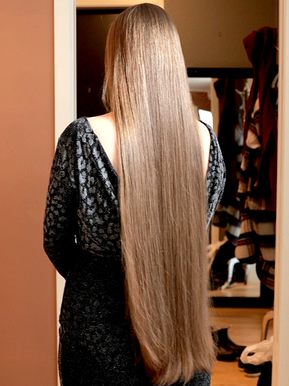 VIDEO - Natalie's indoor hair walk - RealRapunzels