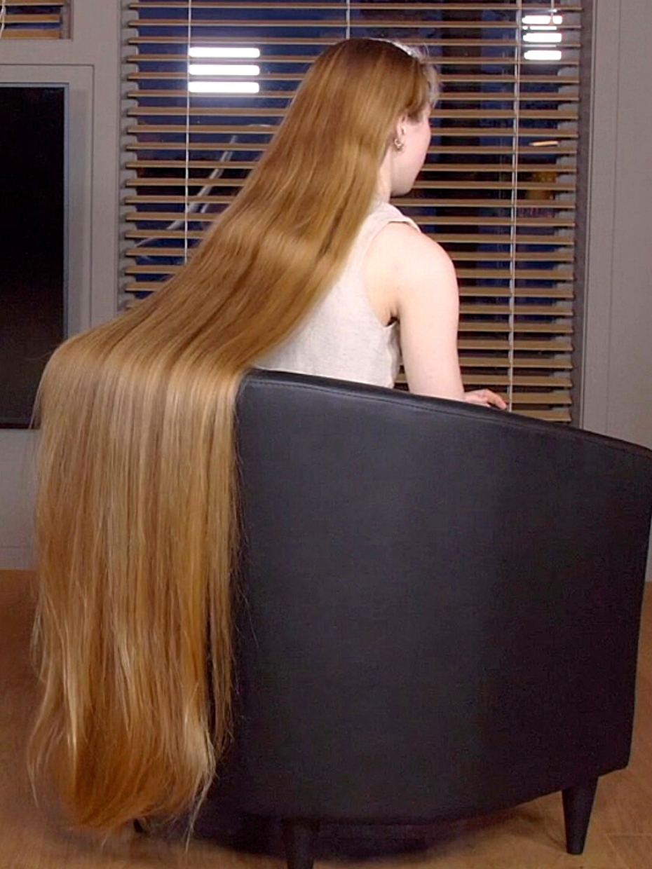 VIDEO - That's an extreme amount of hair! - RealRapunzels