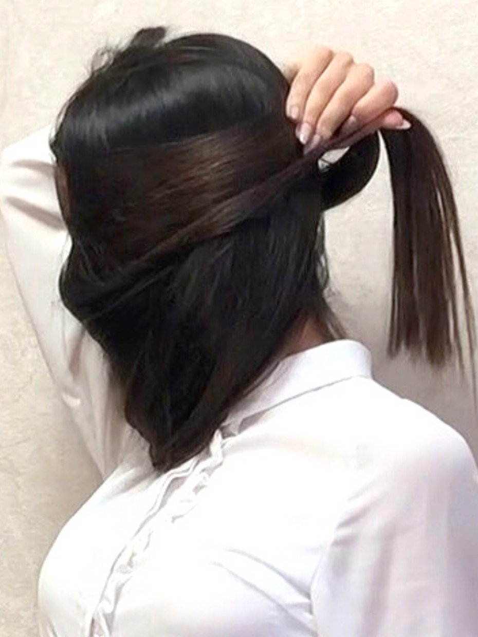 VIDEO - Hair smelling and hair play - RealRapunzels