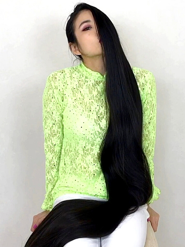 PHOTO SET - Two women with extremely long hair photosh - RealRapunzels