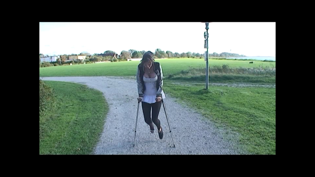 Natacha 7 SLC - I hurt my foot on the beach - AGAIN! - - Swecrutch